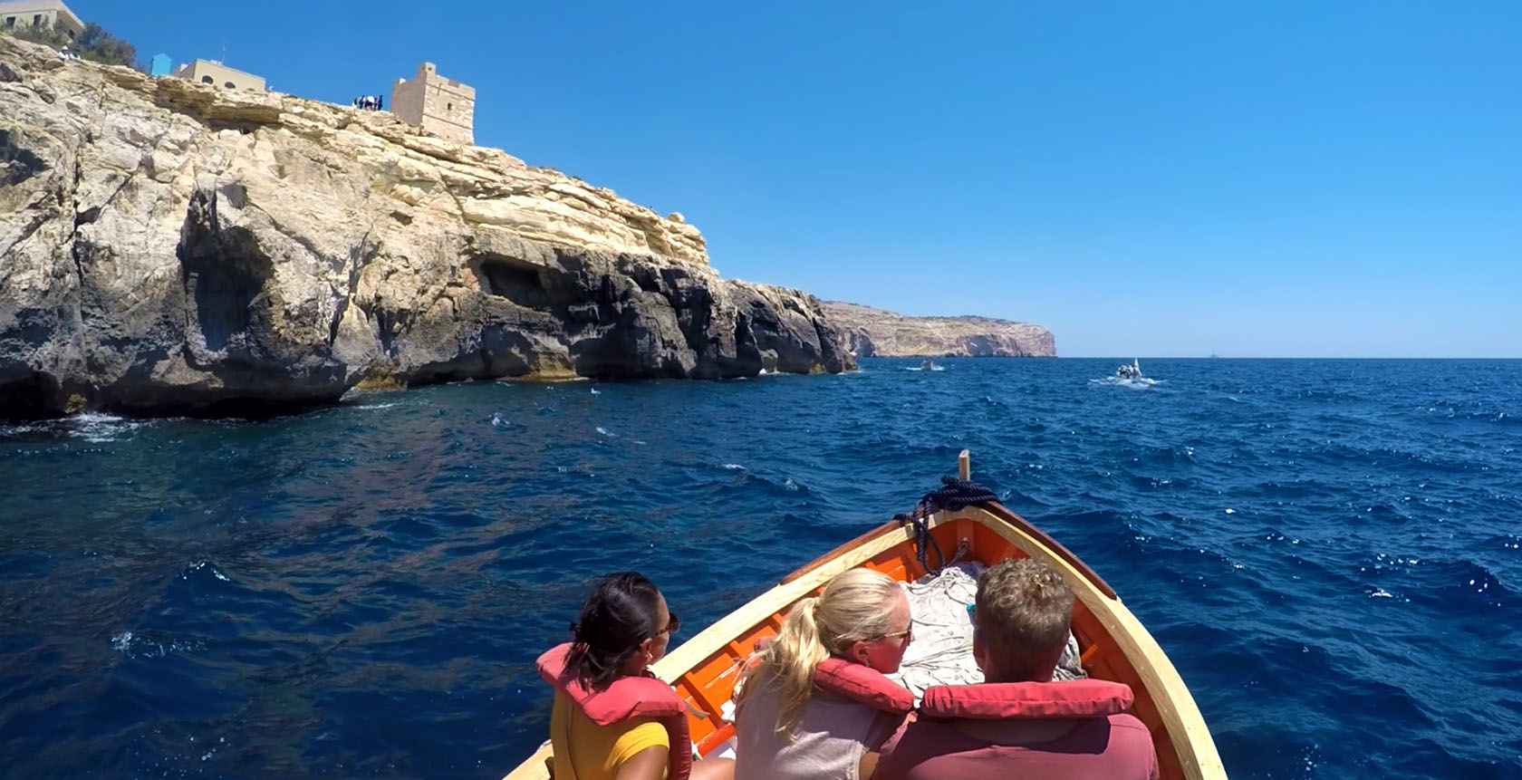 Blue Grotto, em Malta: o Mediterrâneo em mil tons de azul - Vontade de ...